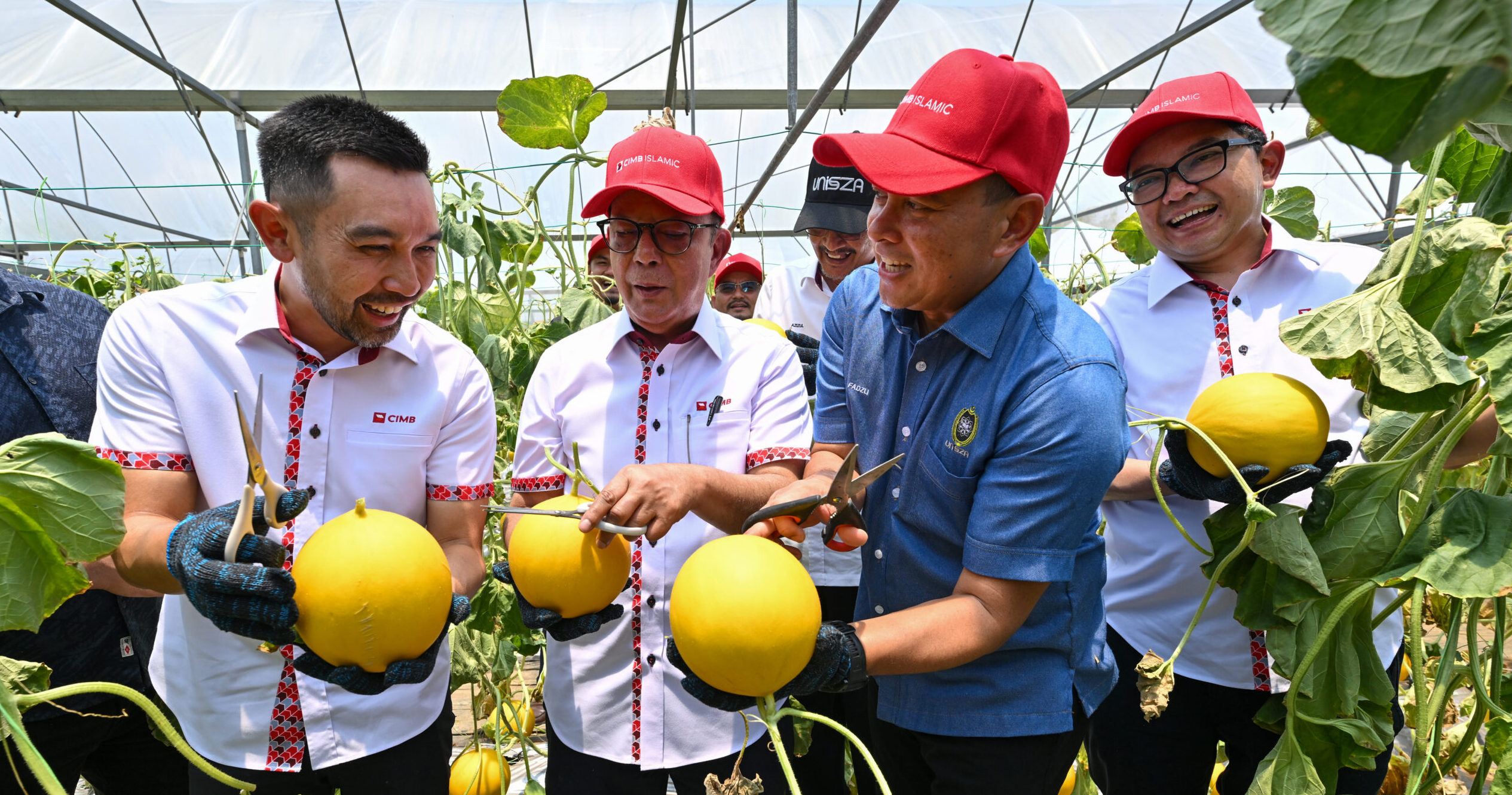 CIMB Islamic Expands iTEKAD Melon Manis Programme to Empower ...